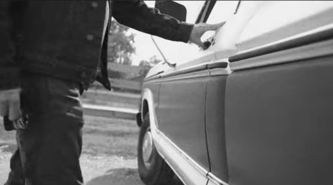 Naomi Raine - ONE NAME Lyrics